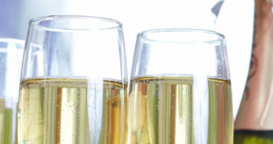 Petel.bg - новини - Учени: Махмурлукът от шампанско е най-лошият