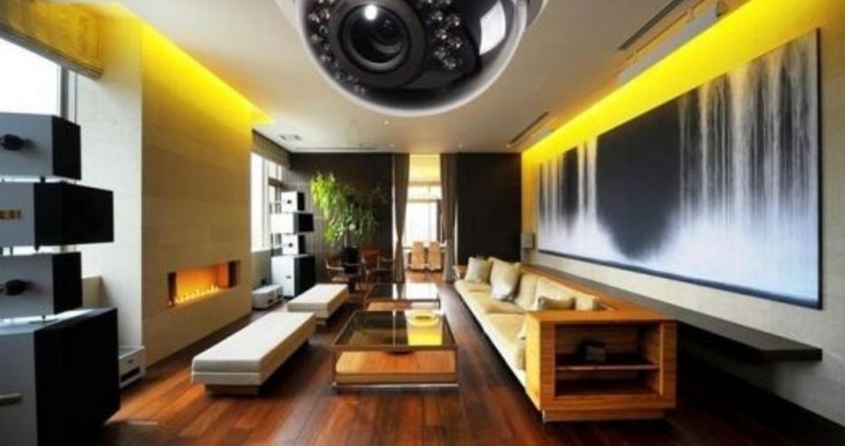 Petel.bg - новини - Ревнивец тръгна на гурбет, но монтира шпионска камера в семейната спалня ...