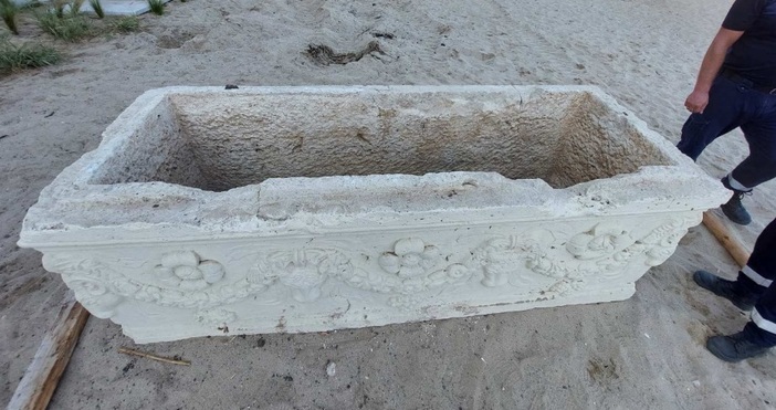 Petel.bg - новини - Интересна хипотеза за саркофага от плажа край Варна развиха археолозите