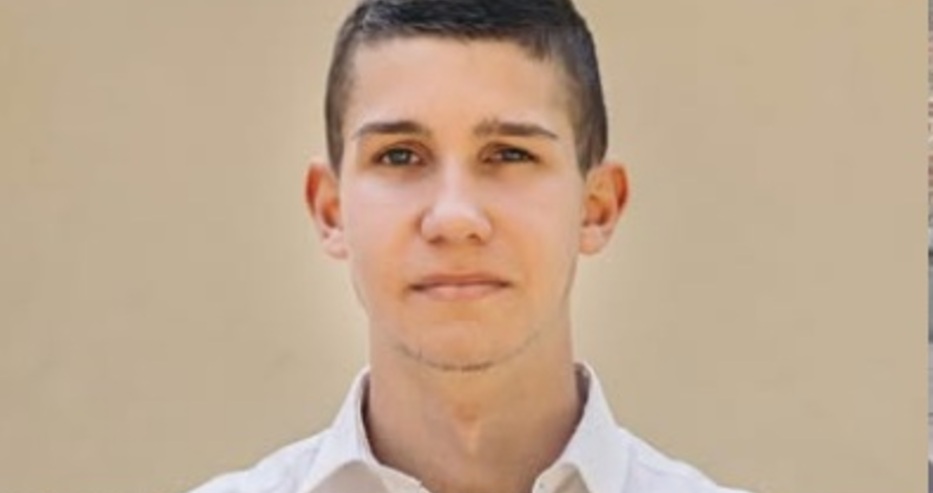 Petel.bg - новини - 18-годишен ученик направи държавата смешна