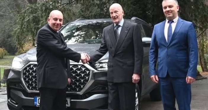 Petel.bg - новини - Цар Симеон II се сдоби с нова кола