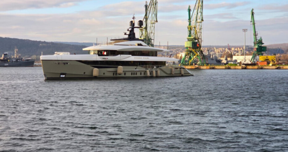 Petel.bg - новини - Турски плаващ дворец за 12 милиона евро зимува във Варна