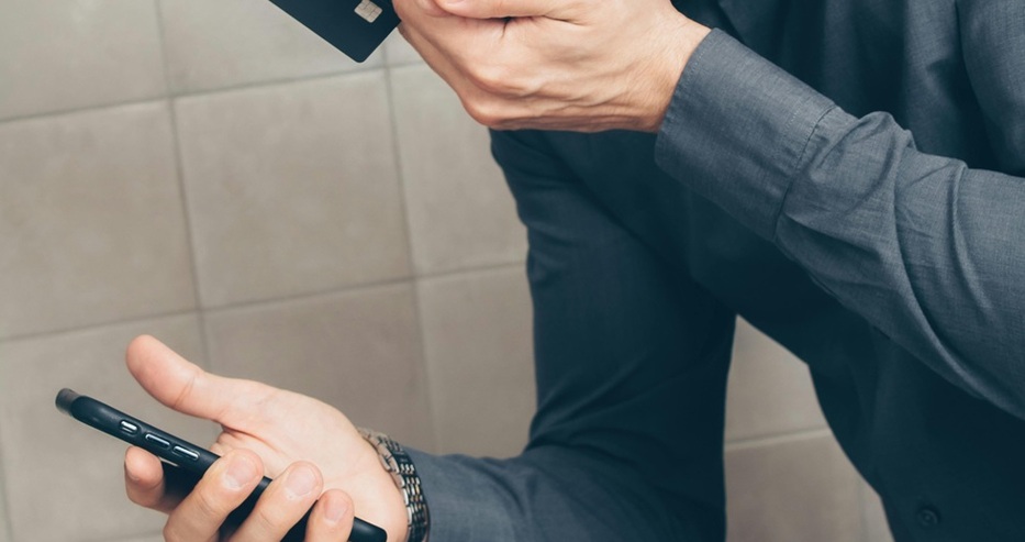 Petel.bg - новини - Мъж от Разград инсталира платформи на телефона си и "изгоря" с 38 хиляди лева